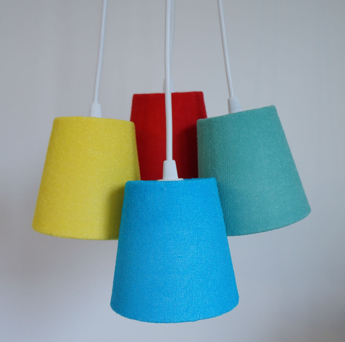 Lustre Pendente Luminária Moderna 4 Cúpulas Coloridas Bivolt - Shop Coopera